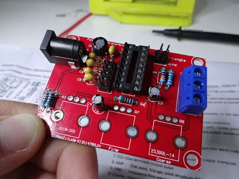 Electronic Project for Beginners: Square Wave Generator - Tutorial45